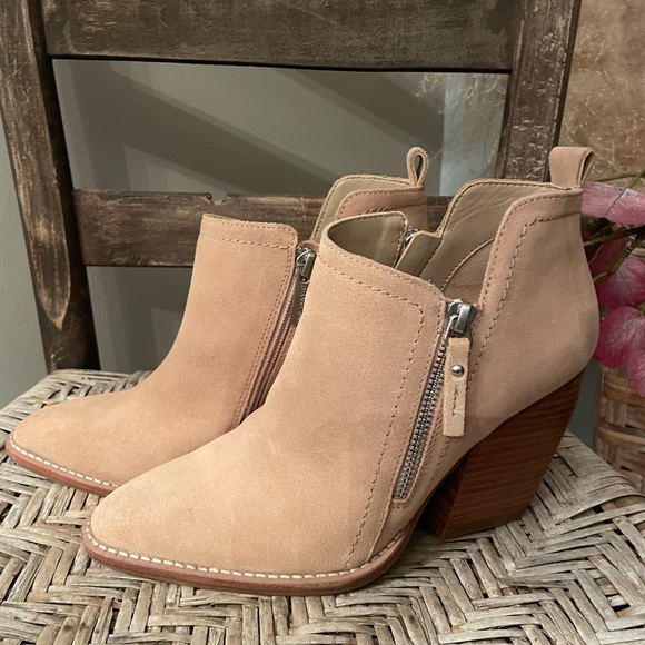 Gianni Bini | Shoes | Gianni Bini Boots | Poshmark